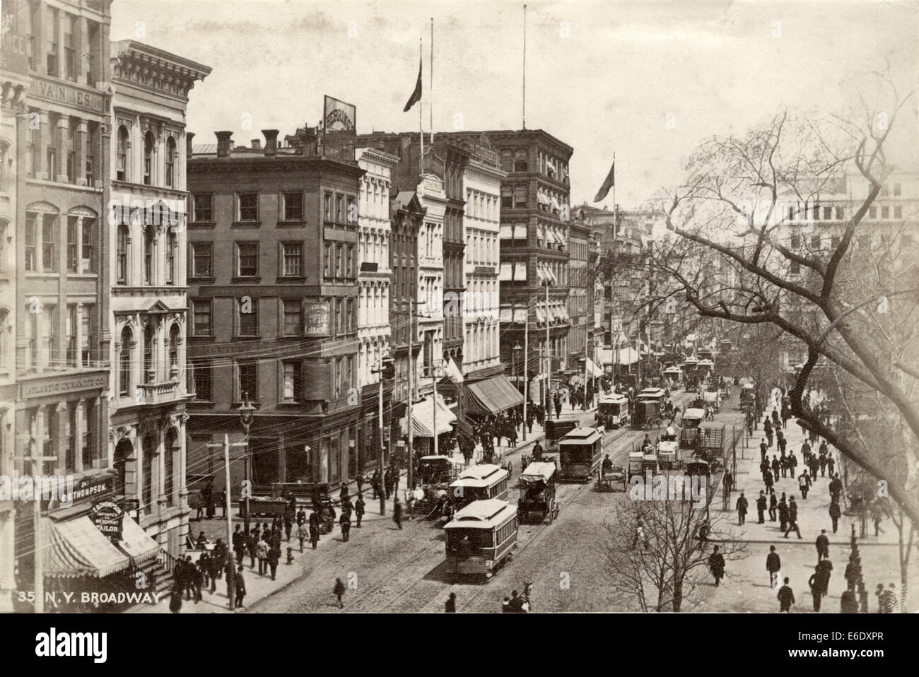 Busy Street Scene, Broadway, Downtown Manhattan, New York City, USA ...