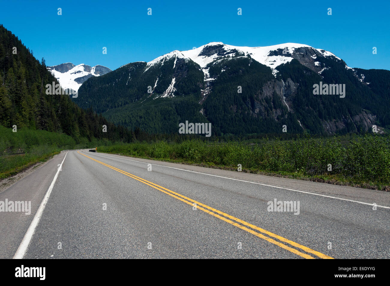Canada yellowhead highway hi-res stock photography and images - Alamy