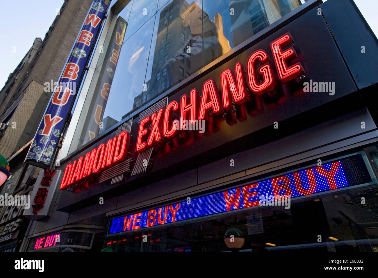 Diamond District Nyc Stock Photos & Diamond District Nyc Stock Images ...