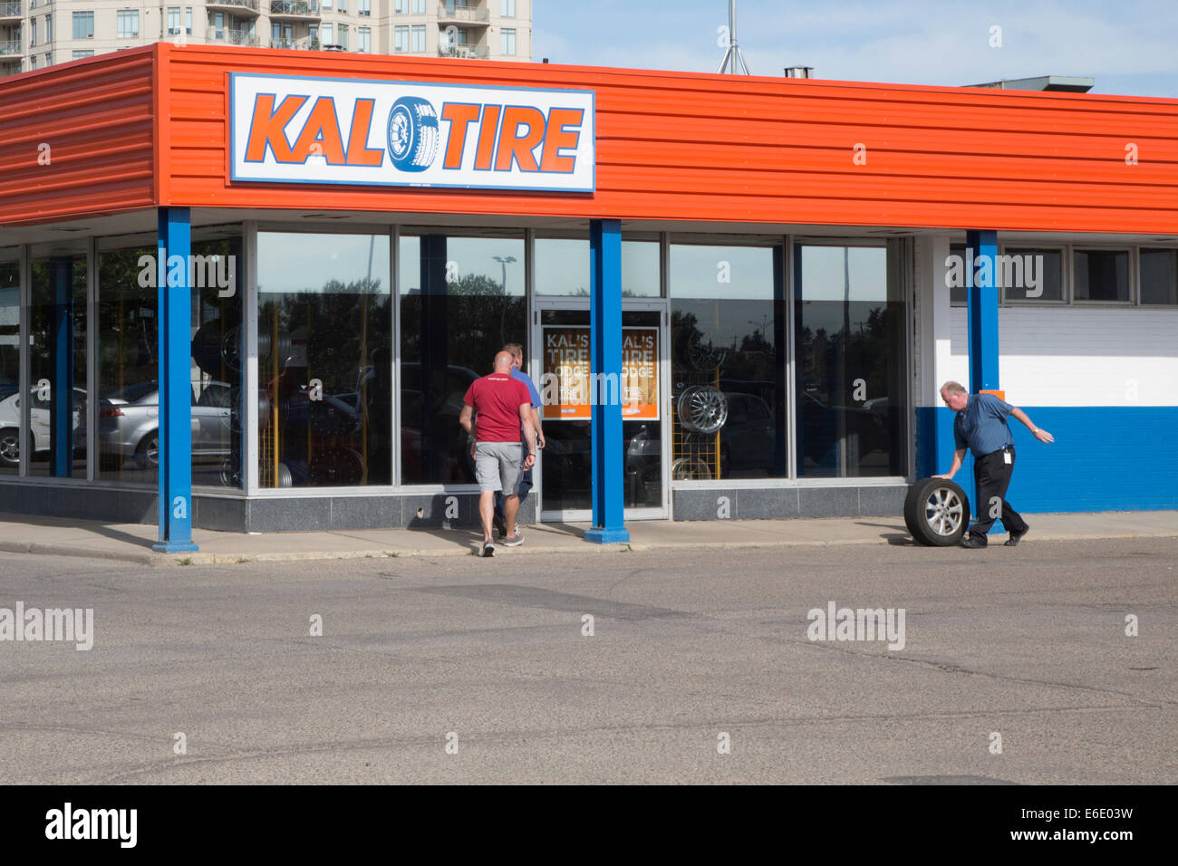 Rolling store hi-res stock photography and images - Alamy