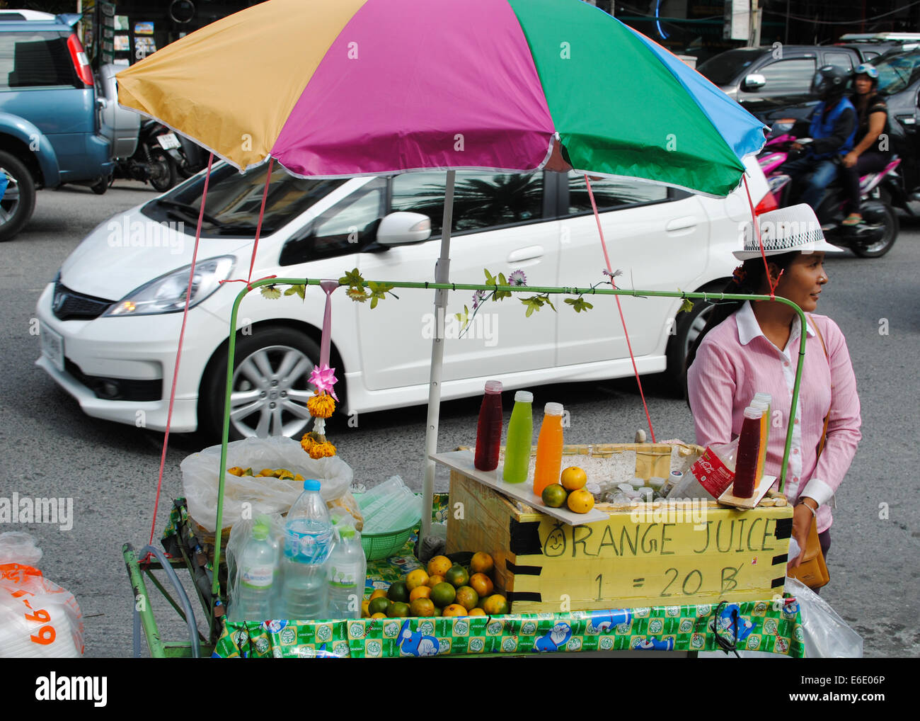 Fruit juice seller hi-res stock photography and images - Alamy
