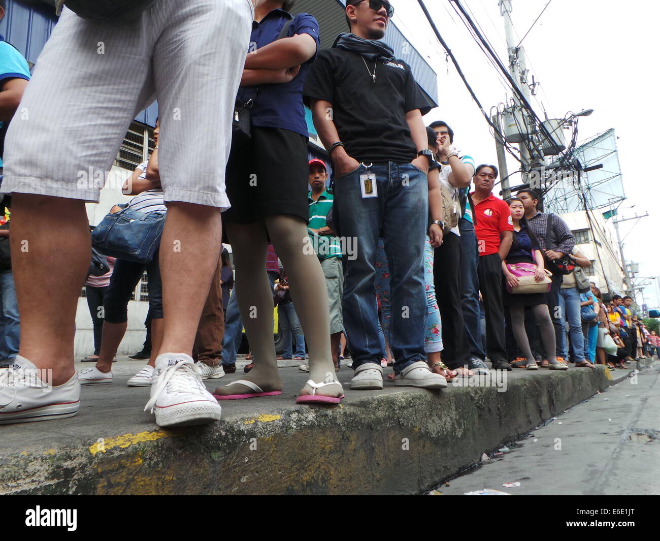 Philippine mrt passengers hi-res stock photography and images - Alamy