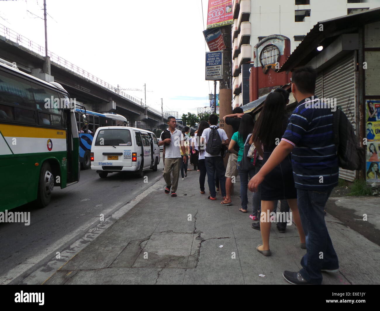 Quezon City, Philippines. 22 August, 2014. MRT passengers in North ...