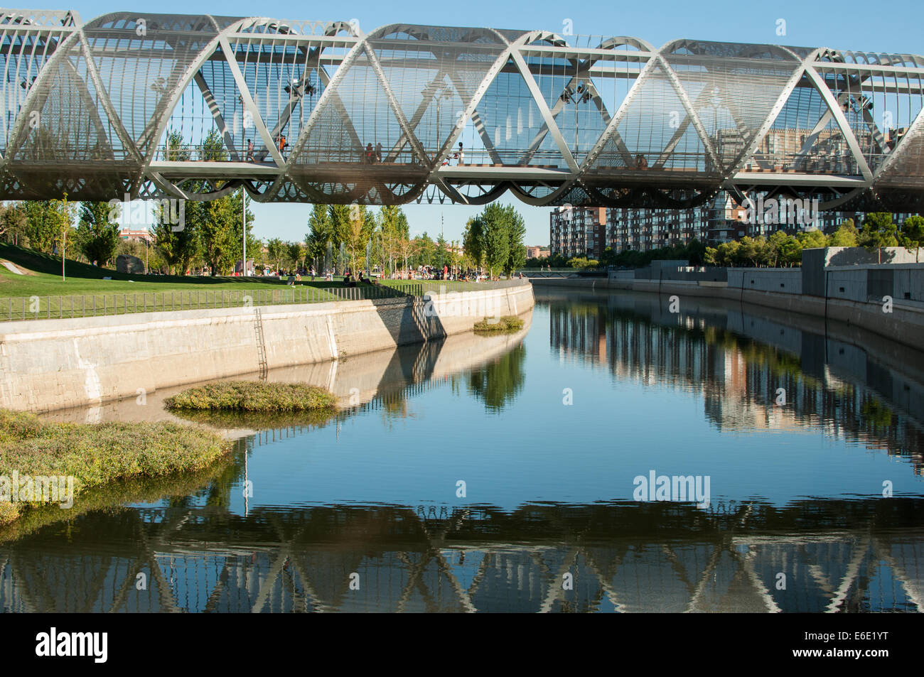 Metal bridge of Madrid río Stock Photo - Alamy