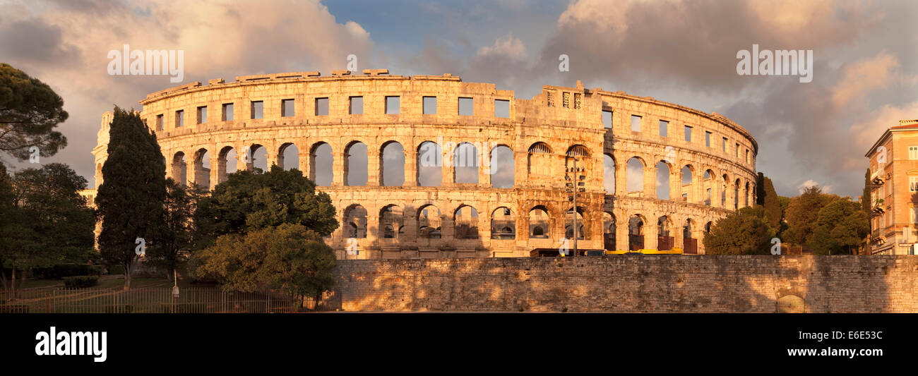 Pula amphitheatre hi-res stock photography and images - Alamy