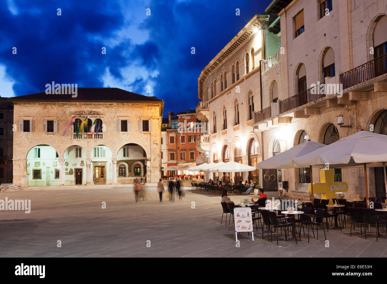 Old Town Hall and market square with restaurants and cafés, historic ...