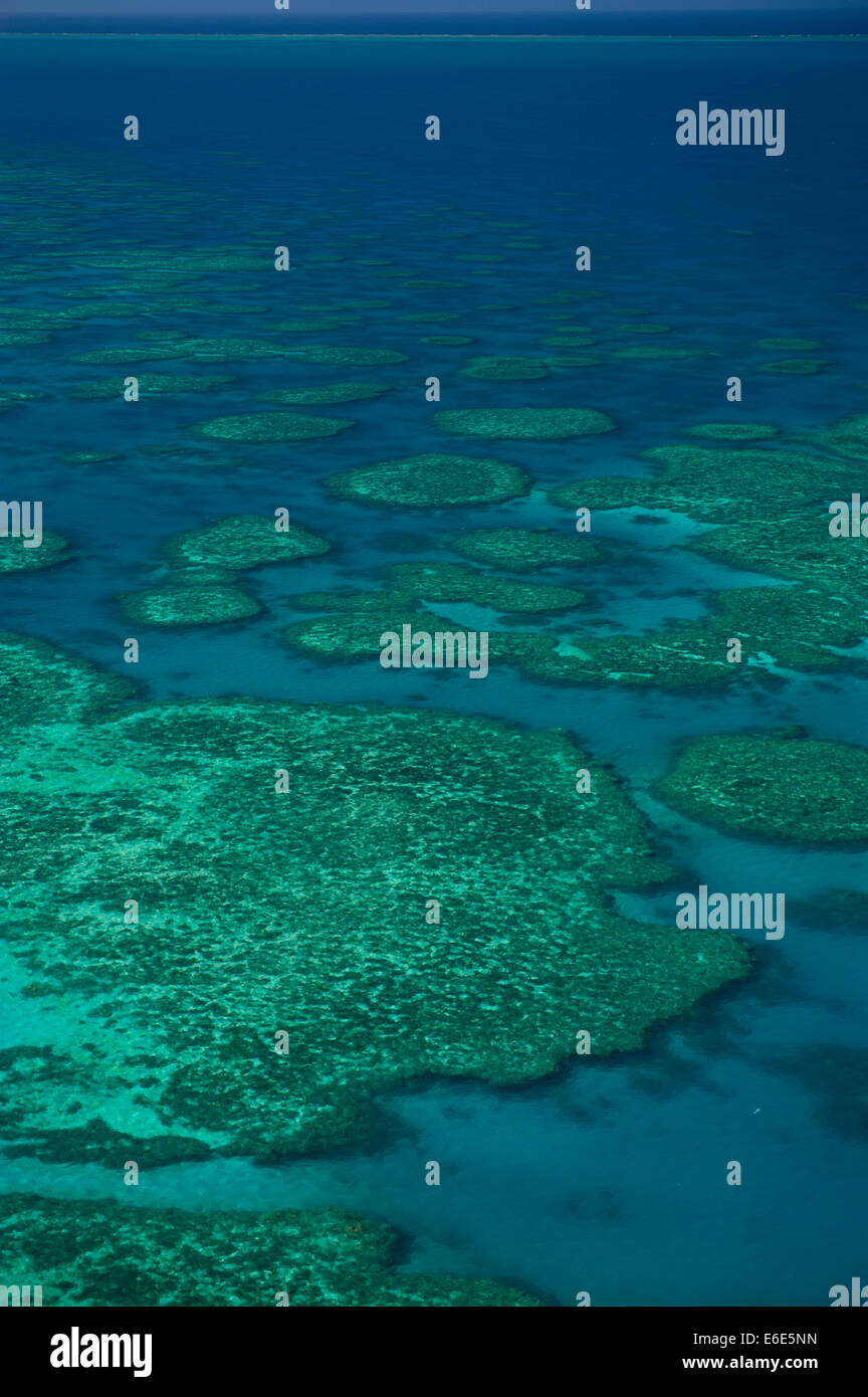 Aerial view of the Great Barrier Reef, UNESCO World Heritage Site ...