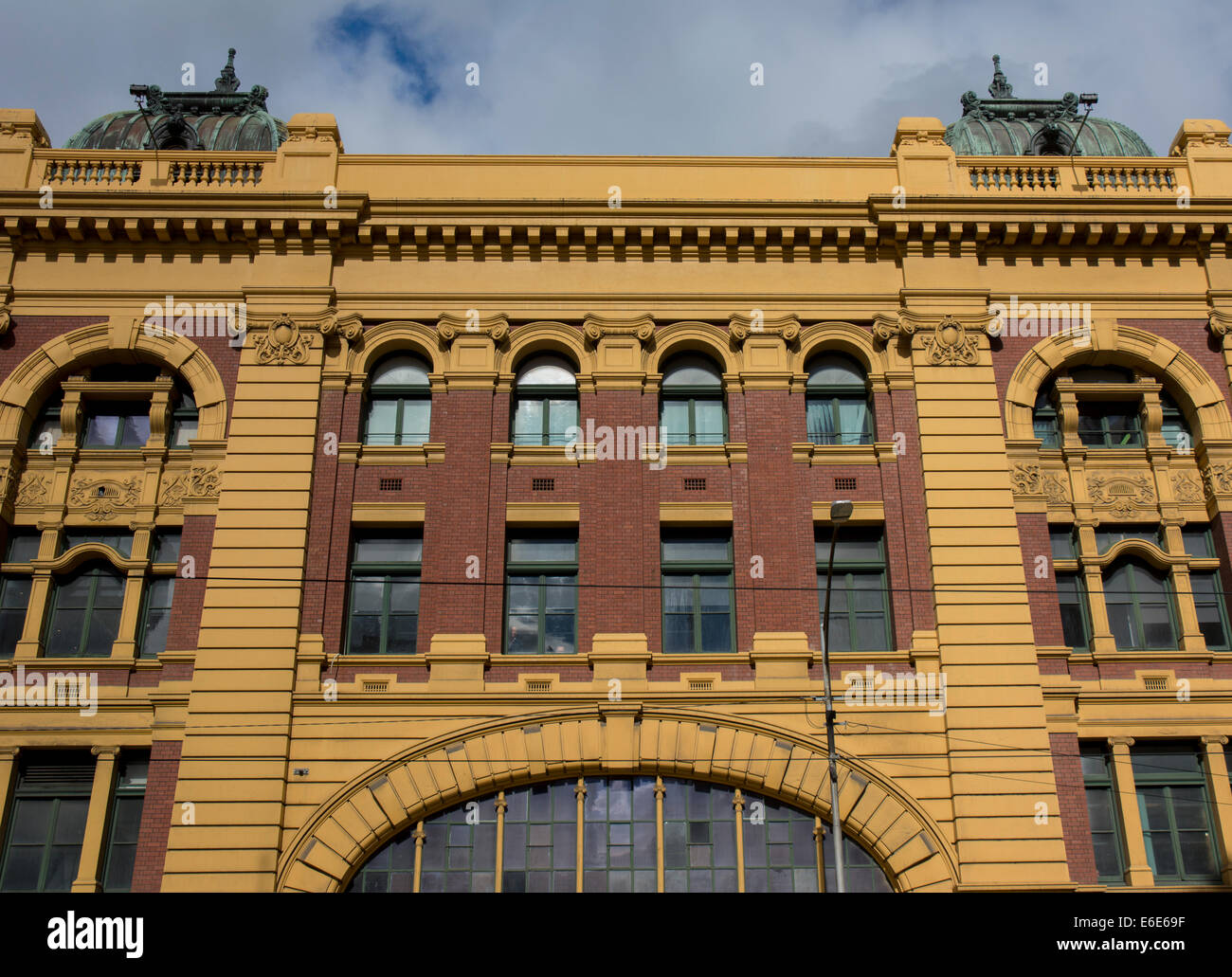 Flinders street building hi-res stock photography and images - Alamy
