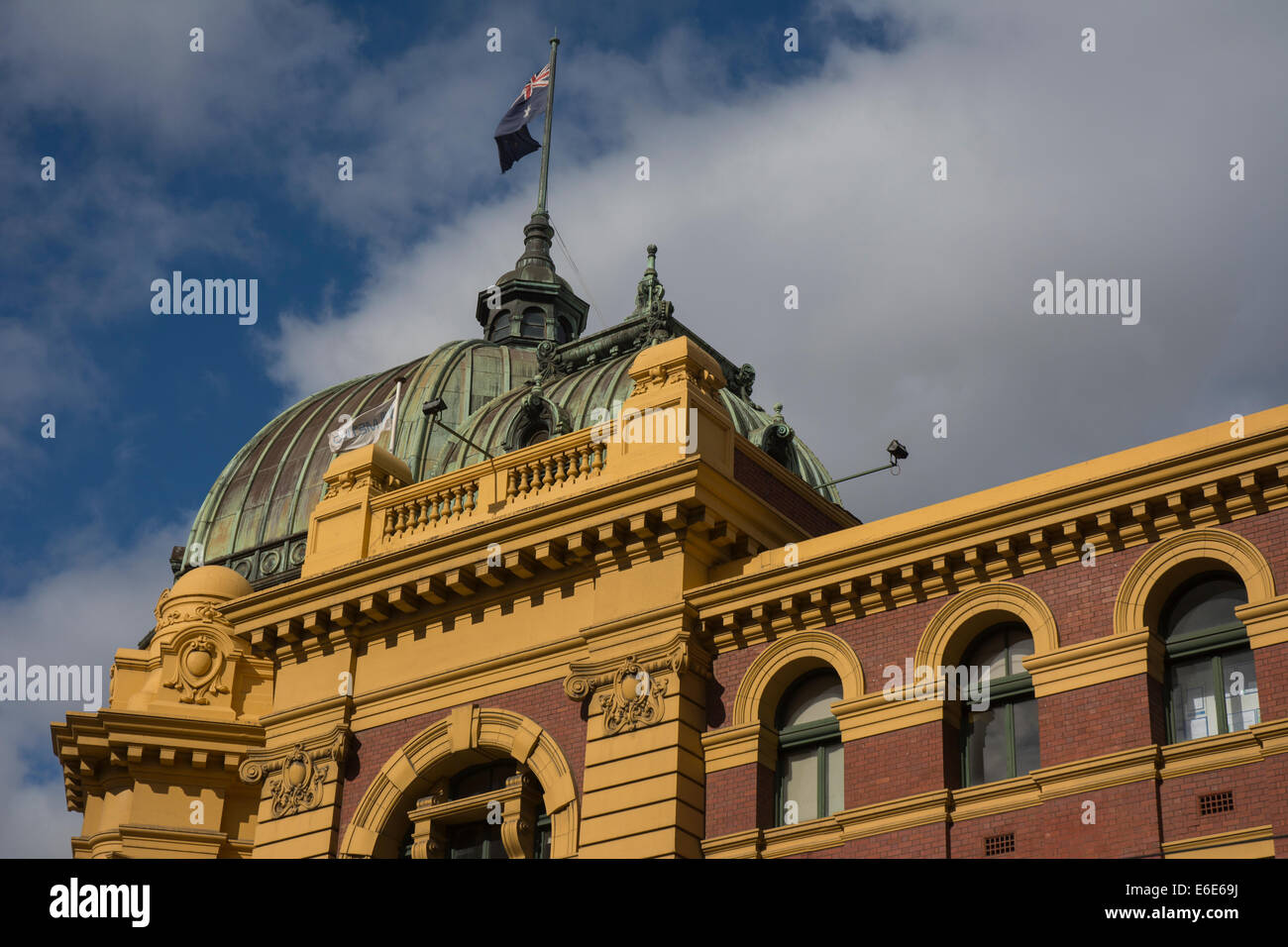 Flinders Street Station Building Stock Photo - Alamy