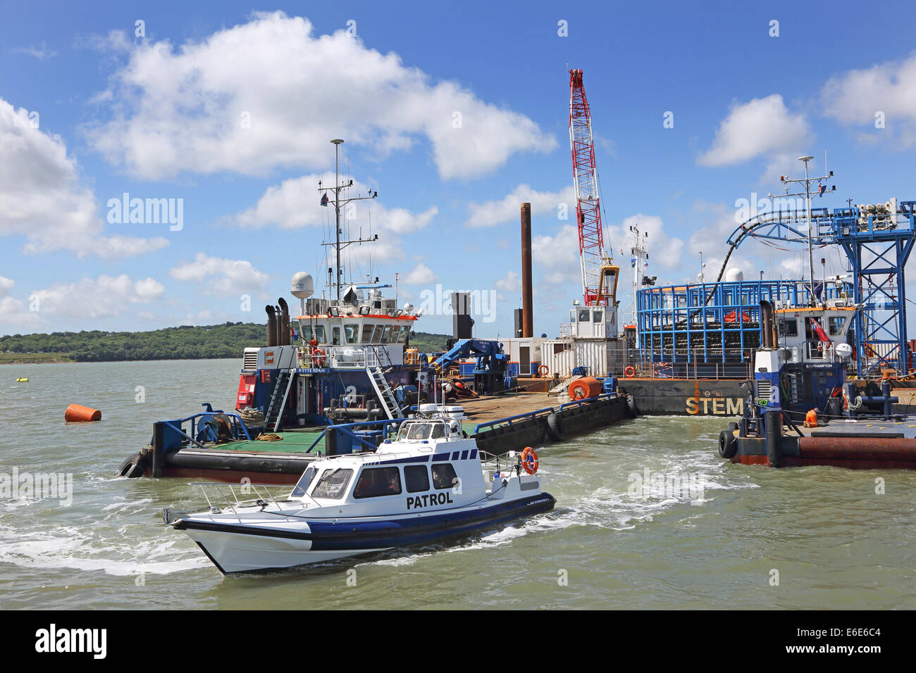 Cable laying vessel hi-res stock photography and images - Alamy