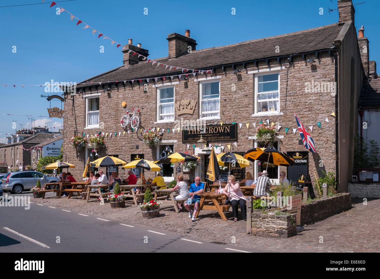 Hawes, North Yorkshire. England. The Crown public house Stock Photo - Alamy