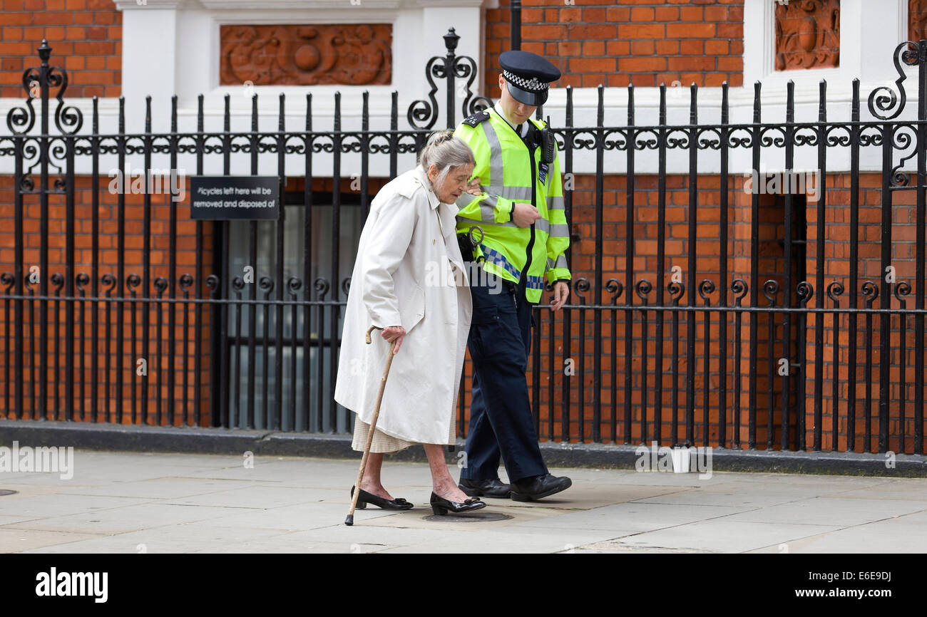 Senior police officer hi-res stock photography and images - Alamy