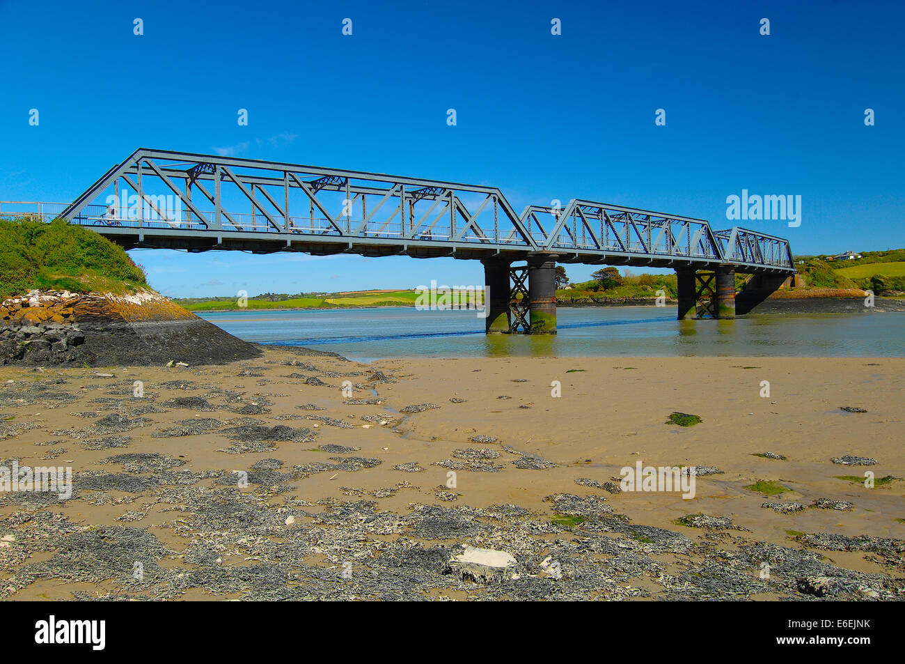 RAIL WAY IRON BRIDGE Stock Photo - Alamy