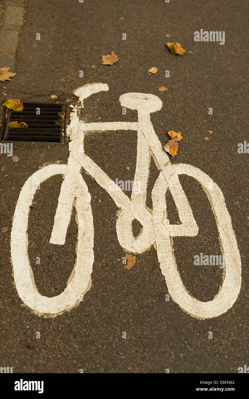 Bicycle lane autumn leaves hi-res stock photography and images - Alamy