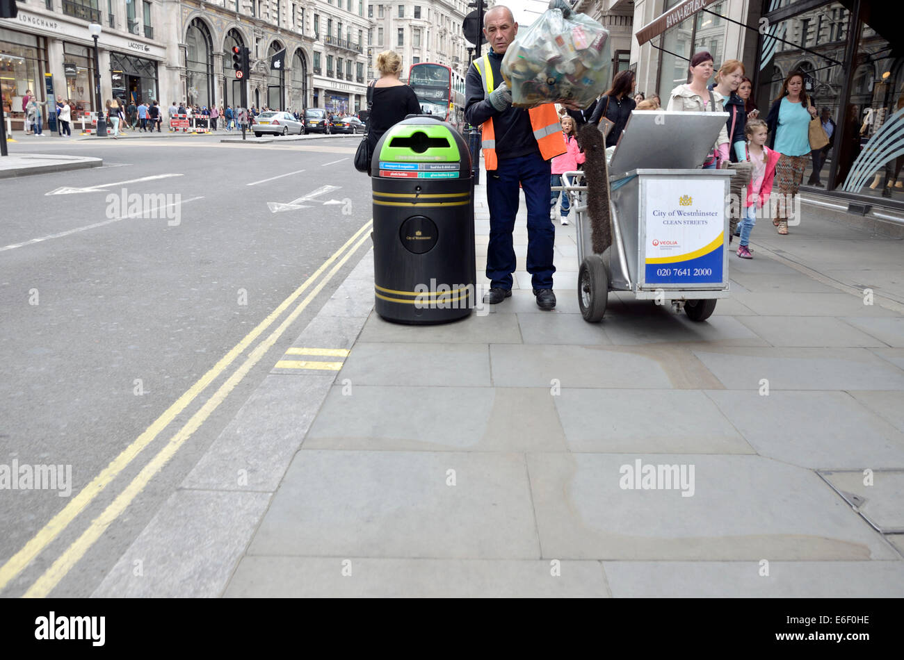London, England, UK. Street cleaner in Regent Street Stock Photo - Alamy