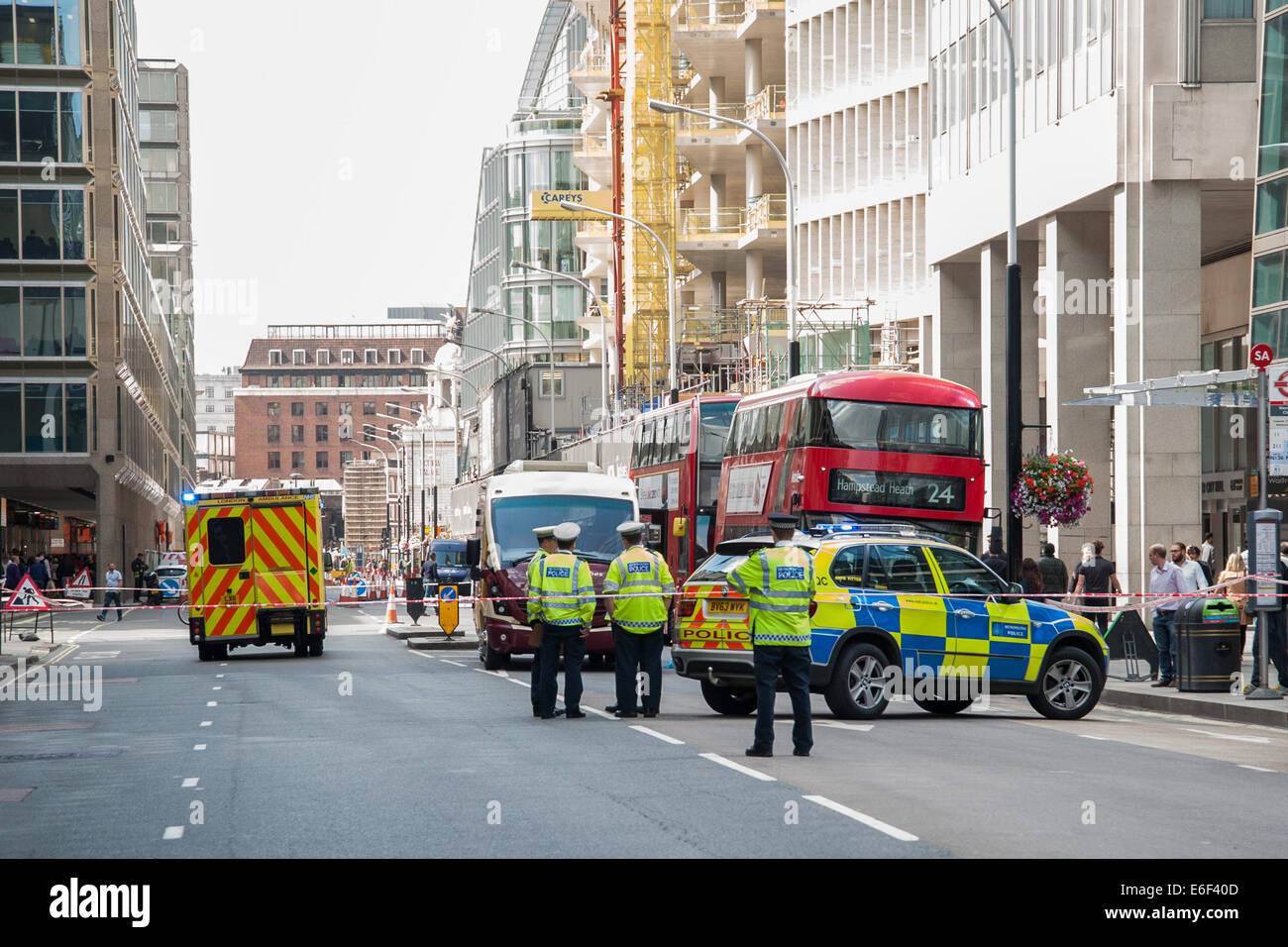 London bus accident victoria hi-res stock photography and images - Alamy