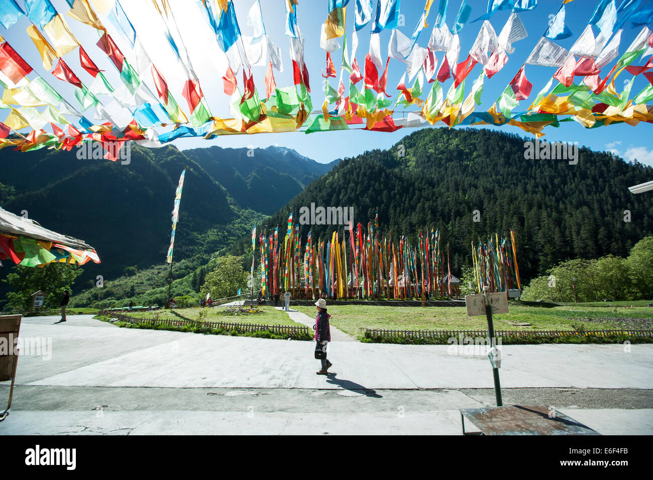 China prayer flags hi-res stock photography and images - Alamy