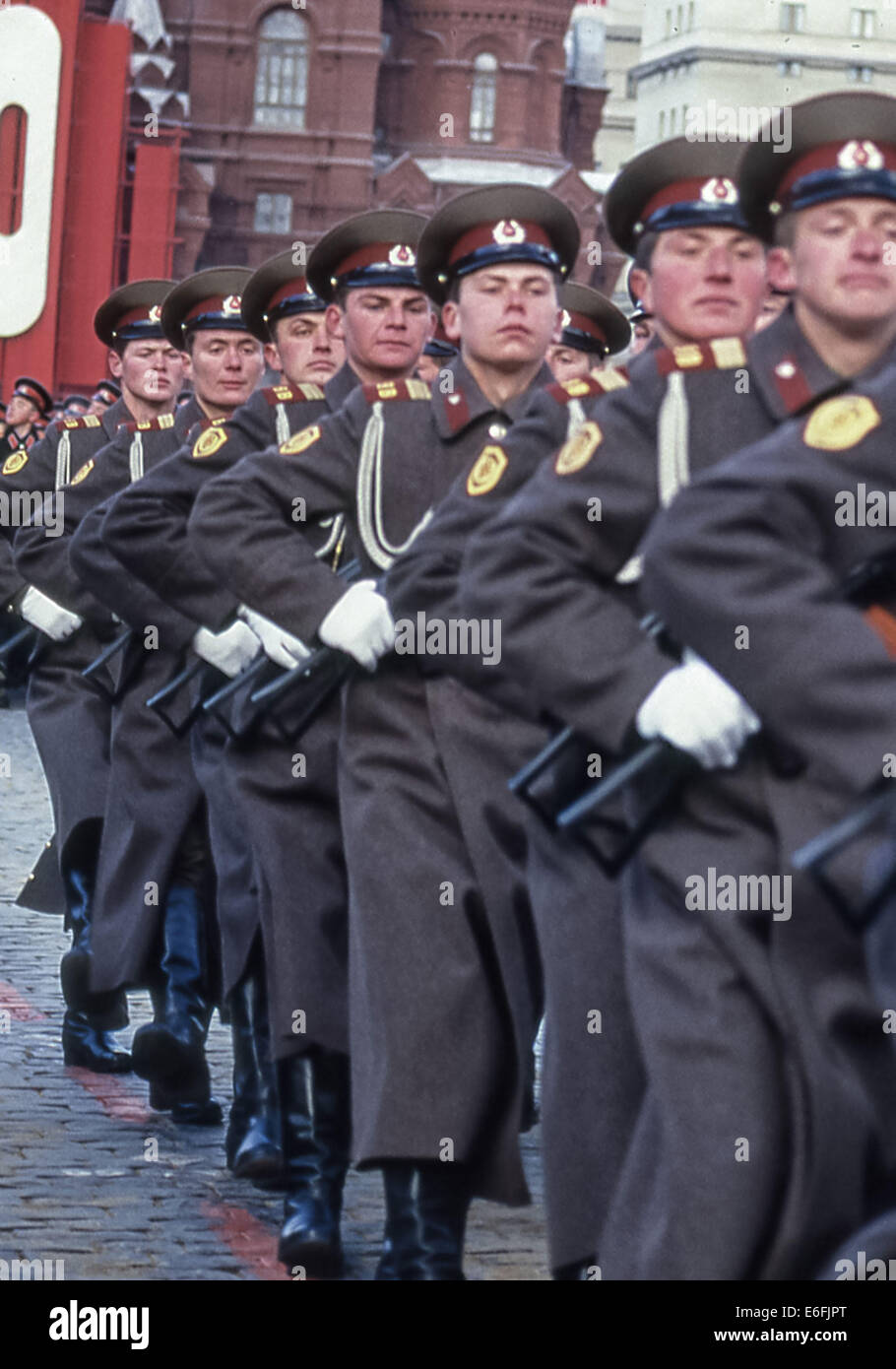 Moscow, Russia. 7th Nov, 1987. A unit of armed Soviet Internal Troops ...