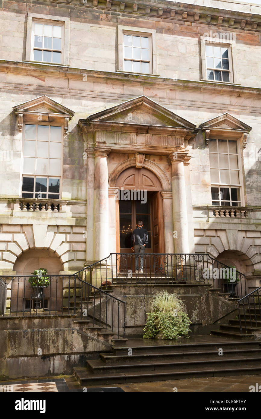 The courtyard at Lyme Hall, Lyme Park, Cheshire UK. (70 Stock Photo - Alamy