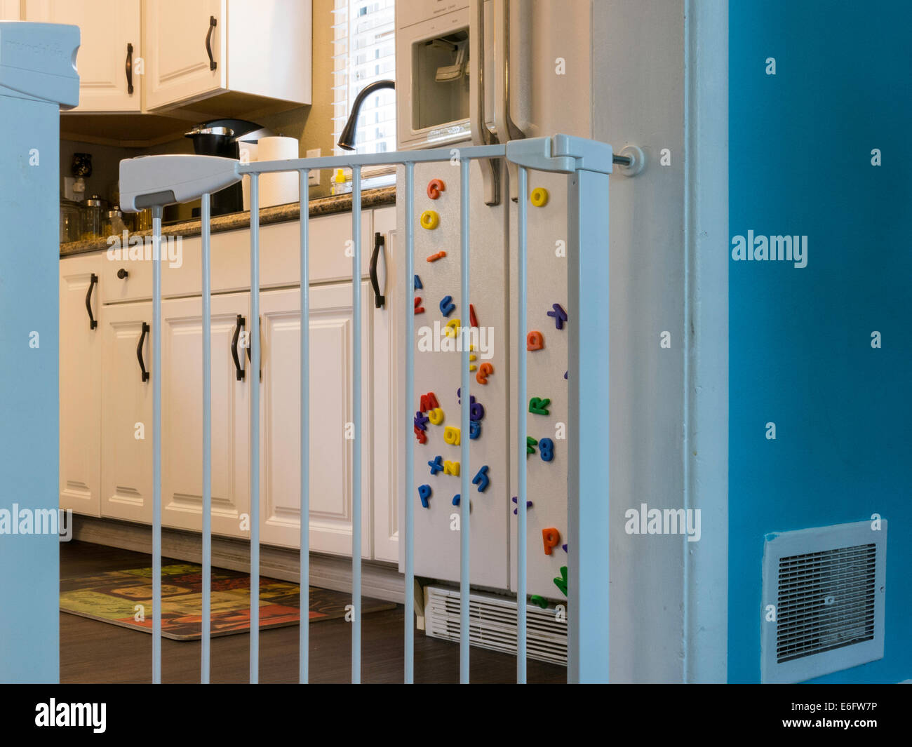 Swing gate hi-res stock photography and images - Alamy