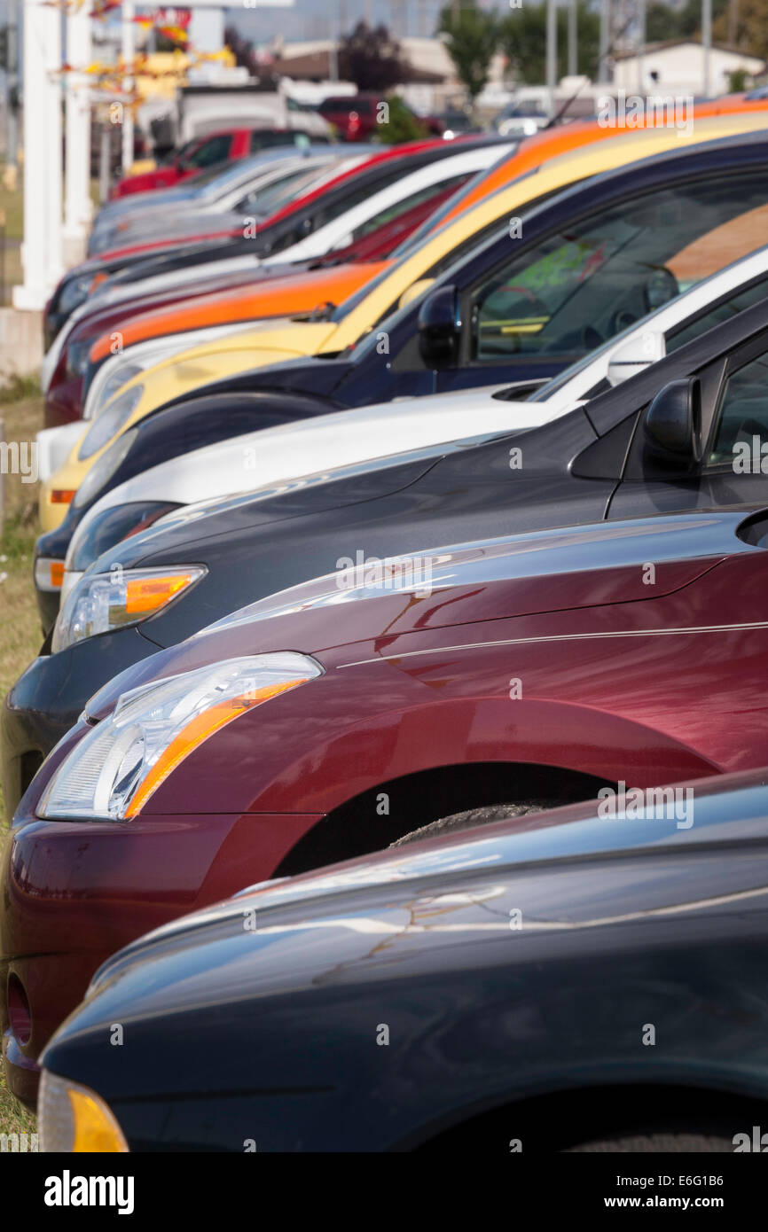 Used Car Dealership, USA Stock Photo - Alamy