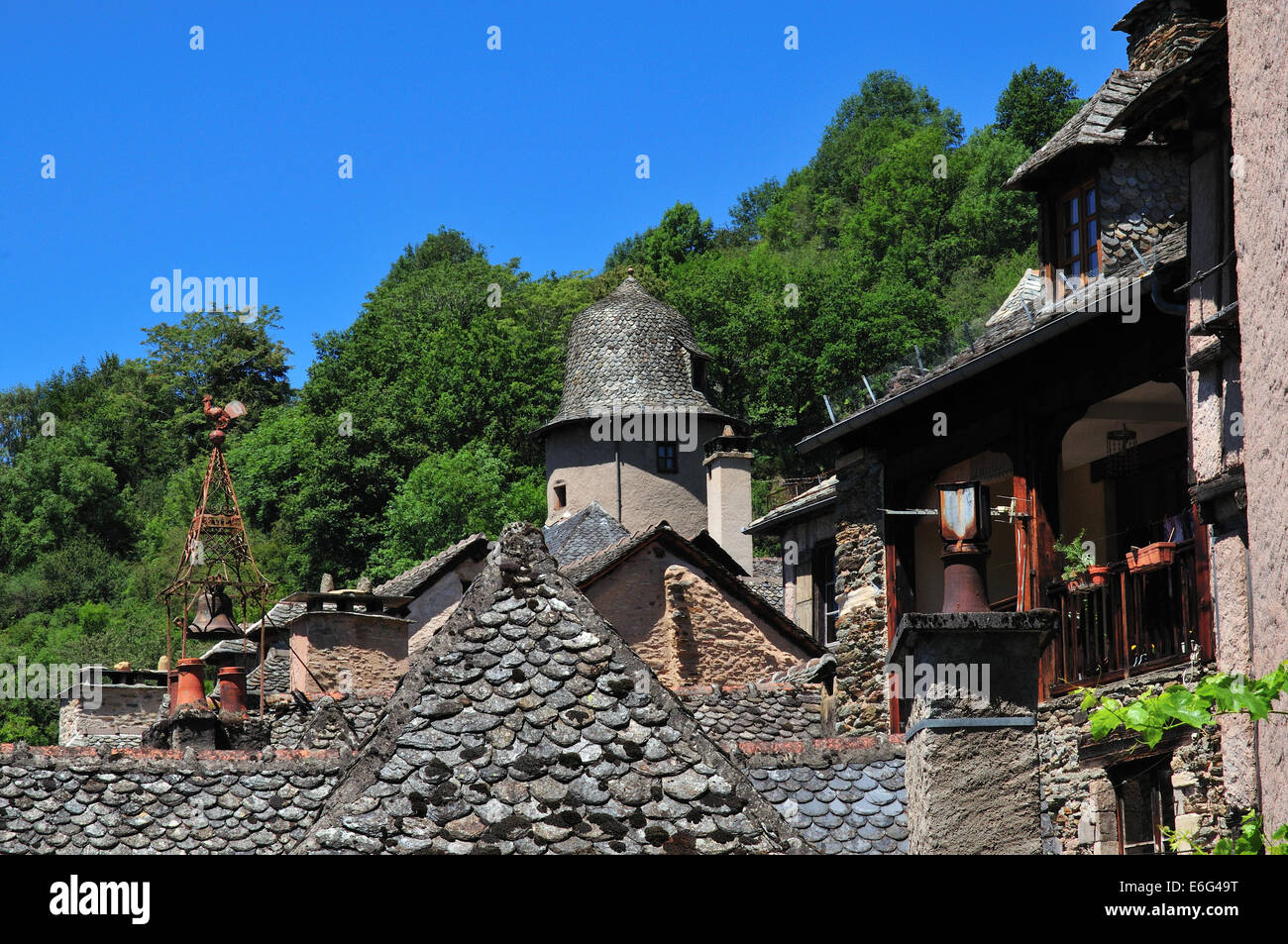 Historic hillside village conques france hi-res stock photography and ...