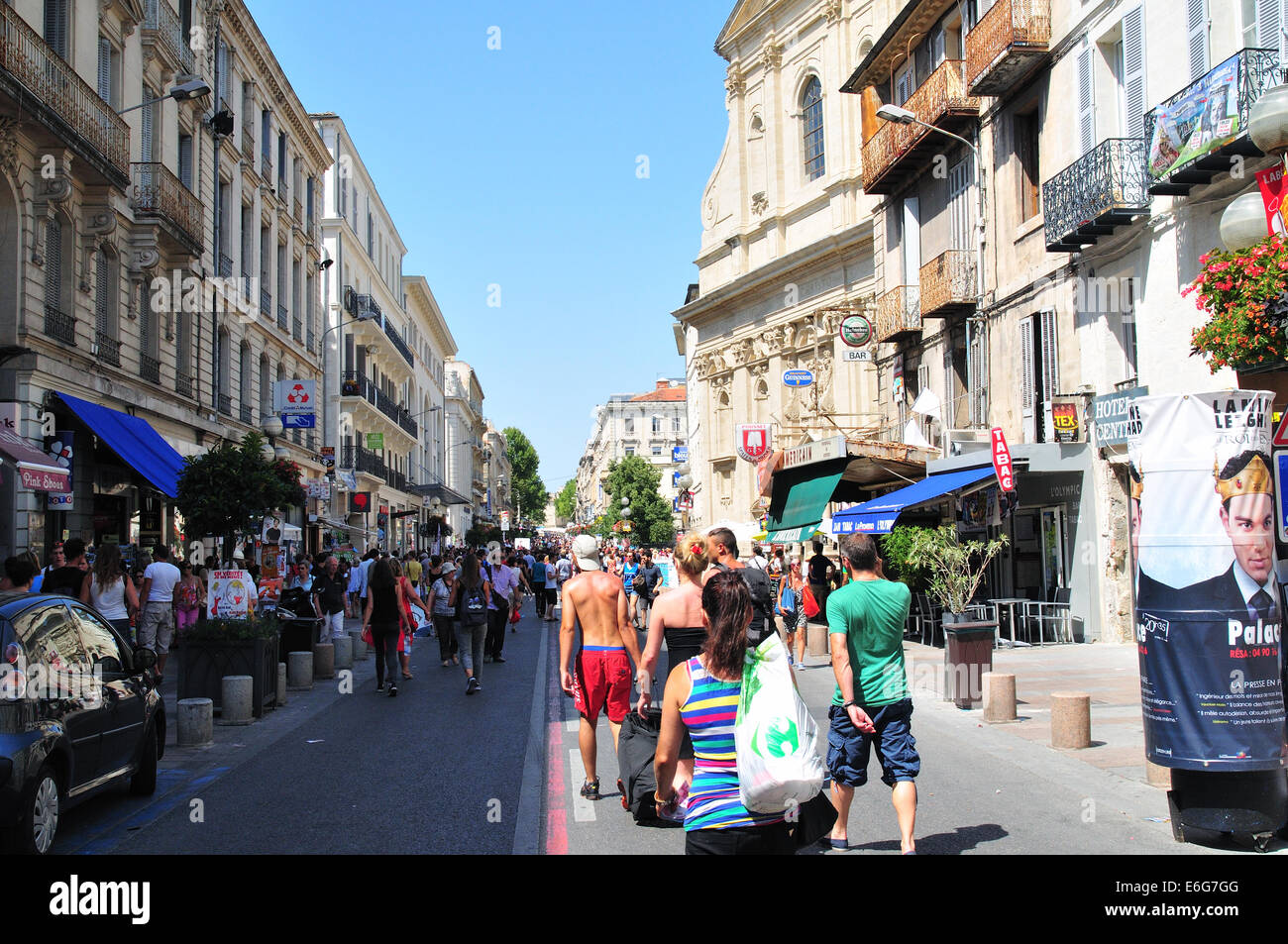 Avignon street hi-res stock photography and images - Alamy