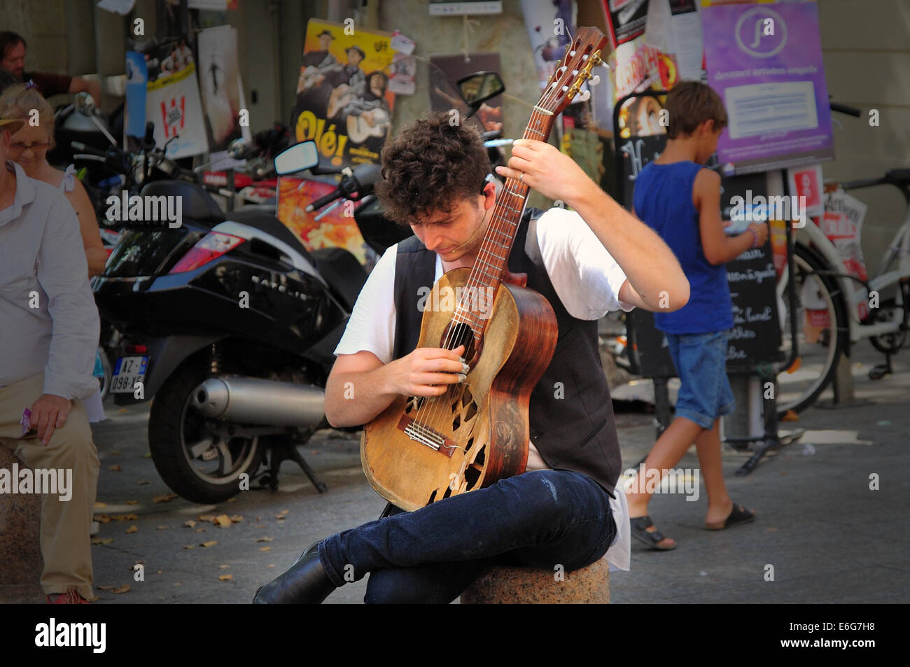 Avignon festival 2014 hi-res stock photography and images - Alamy