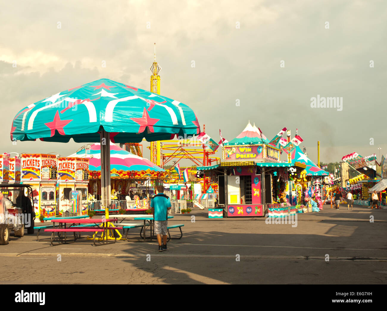 Vintage state fair midway hi-res stock photography and images - Alamy