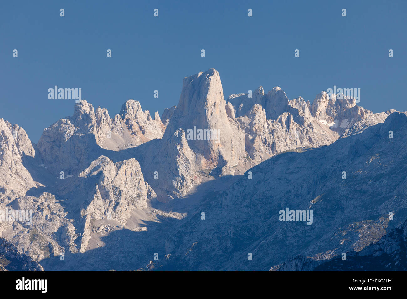Naranjo De Bulnes High Resolution Stock Photography and Images - Alamy