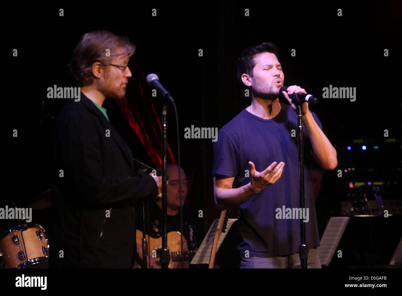 A free fan concert with the cast of Broadway's If/Then, held at the ...