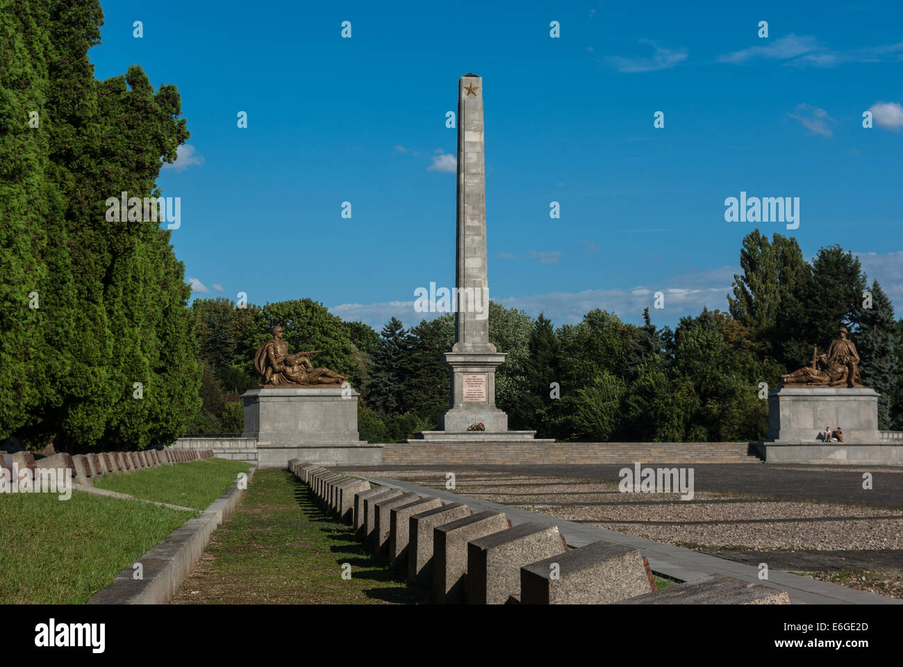 Red army memorial hi-res stock photography and images - Alamy