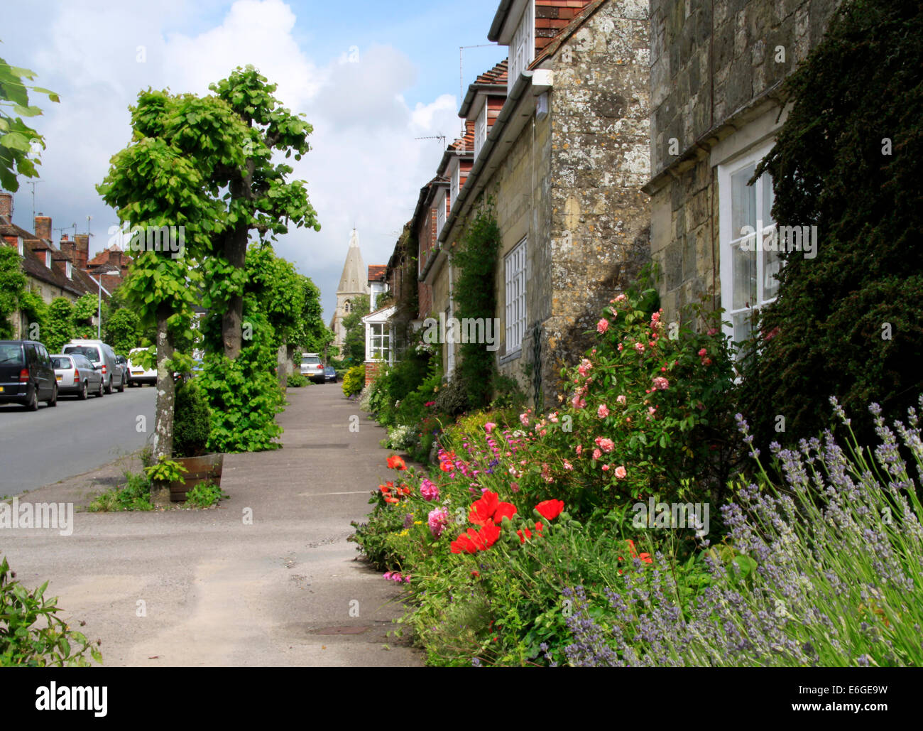 Wiltshire village hi-res stock photography and images - Alamy