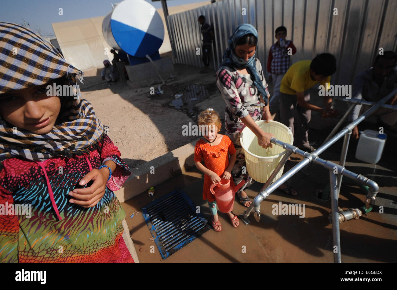 Zakho, Iraq. 22nd Aug, 2014. Thousands of Yazidi at the Zakho refugee ...