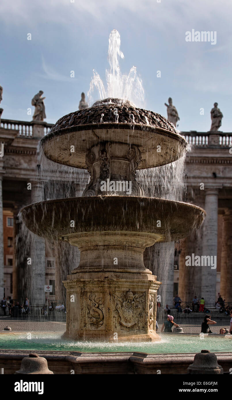 Fountain at Vatican Stock Photo - Alamy
