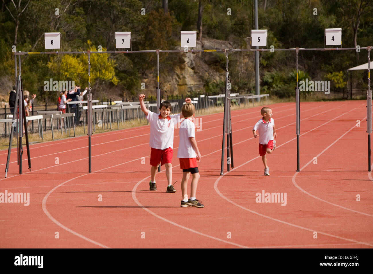 Australian school children running hi-res stock photography and images ...
