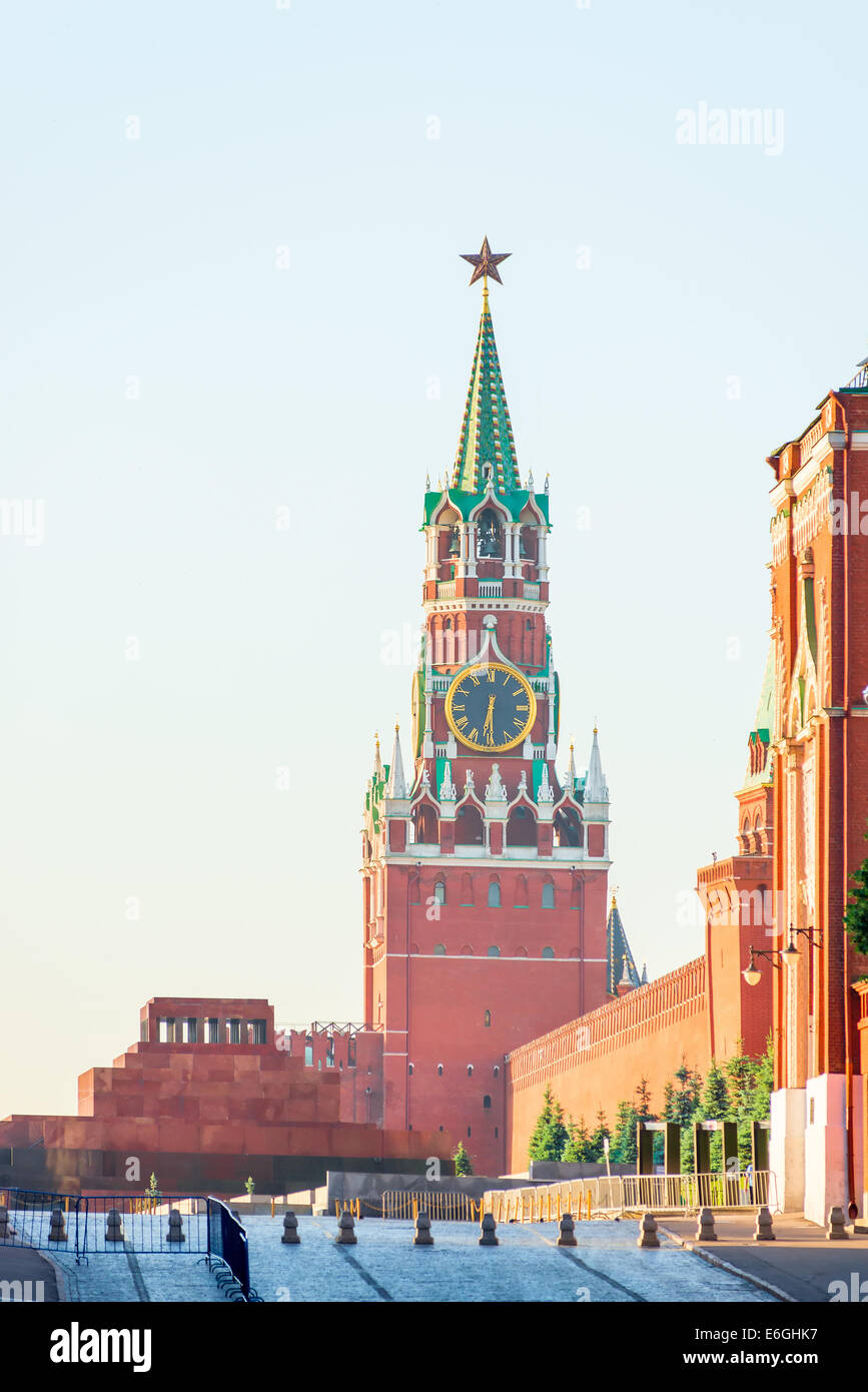 Spasskaya Tower of Moscow Kremlin chimes Stock Photo - Alamy