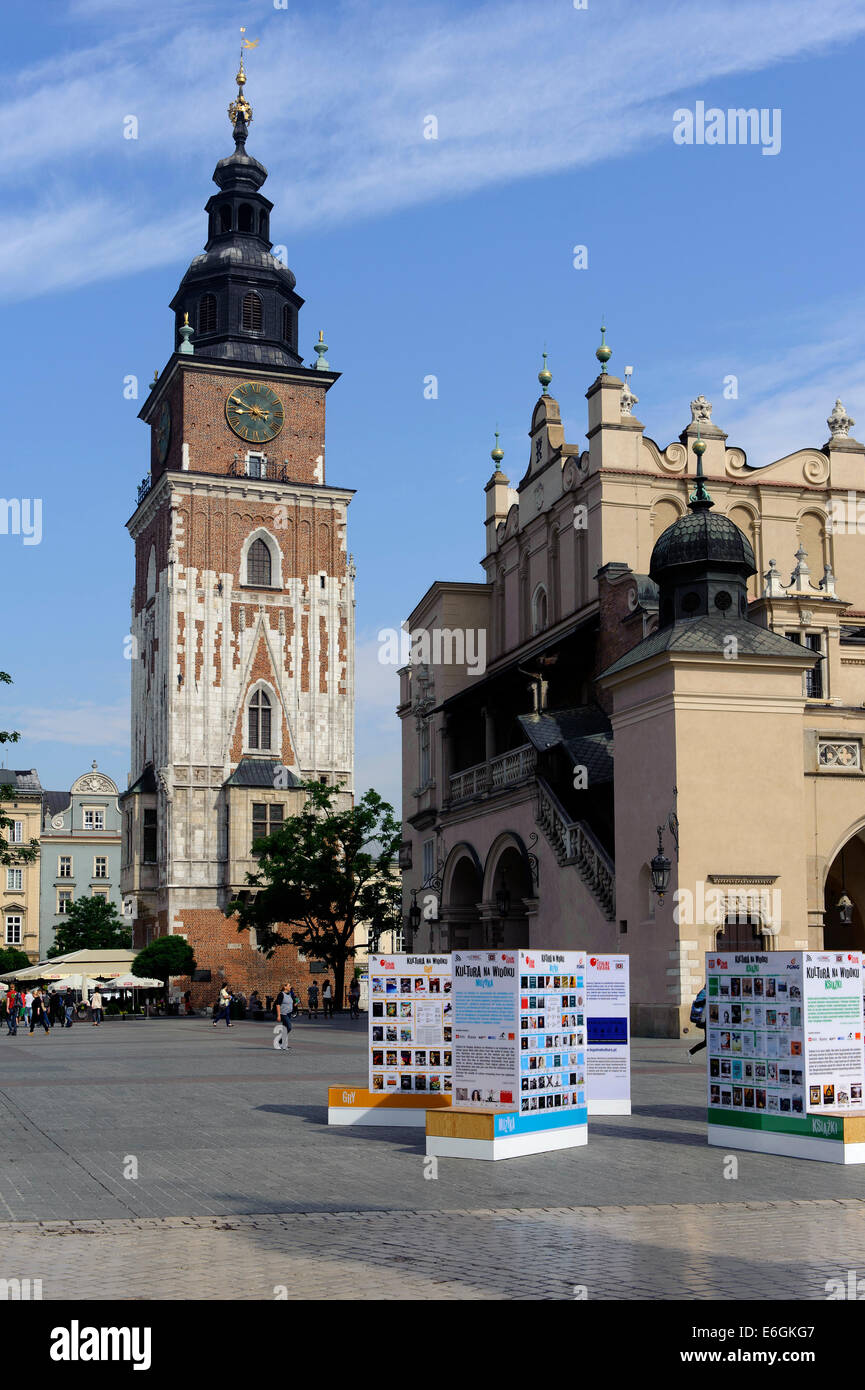Tower of city hall and Cloth Halls at marketplace (Rynek Glowny in ...
