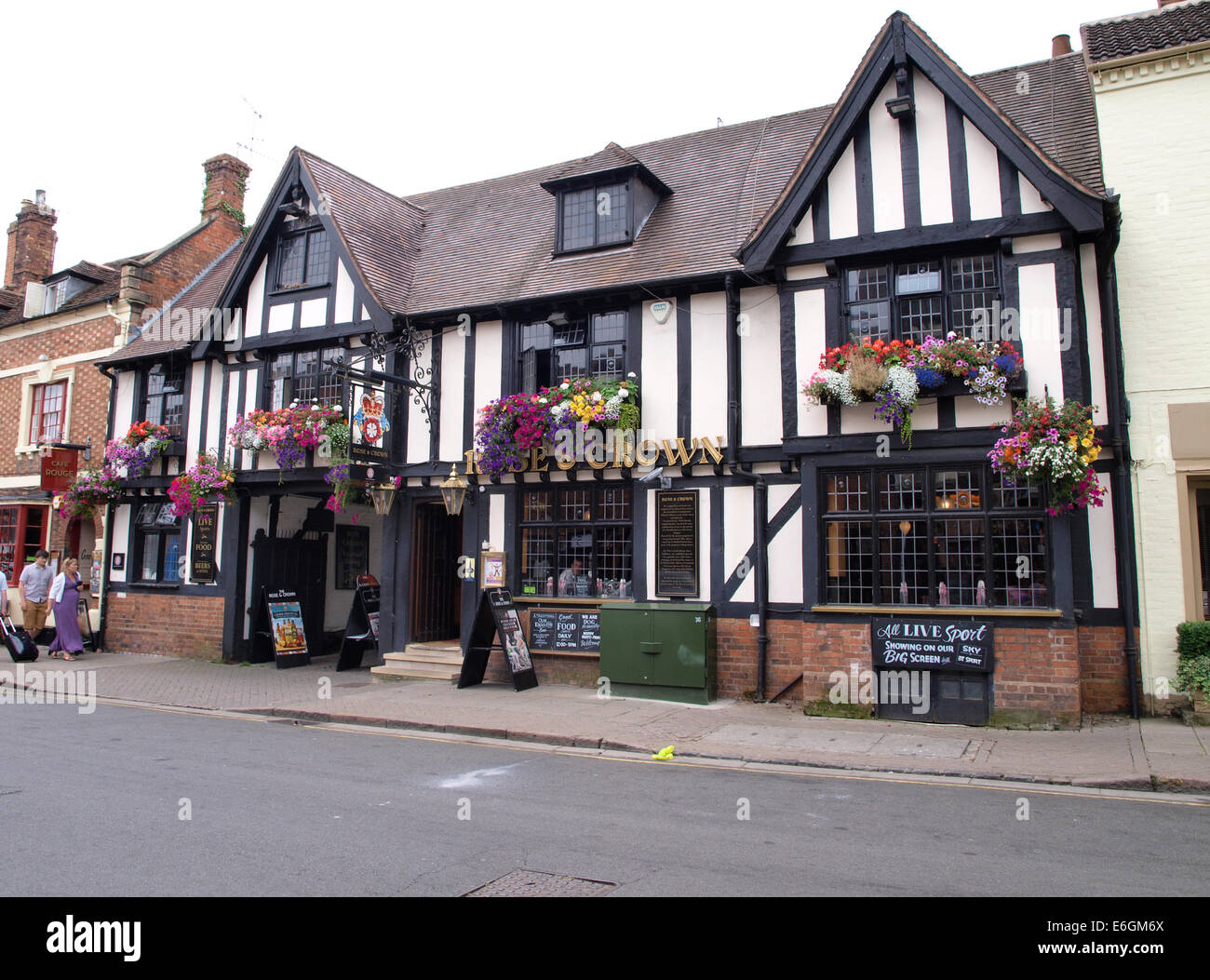 The Rose and Crown Pub, Stratford-upon-Avon, Warwickshire, UK Stock ...