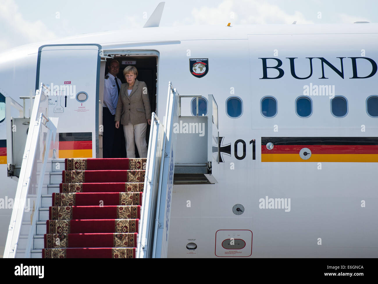 Angela merkel plane hi-res stock photography and images - Alamy