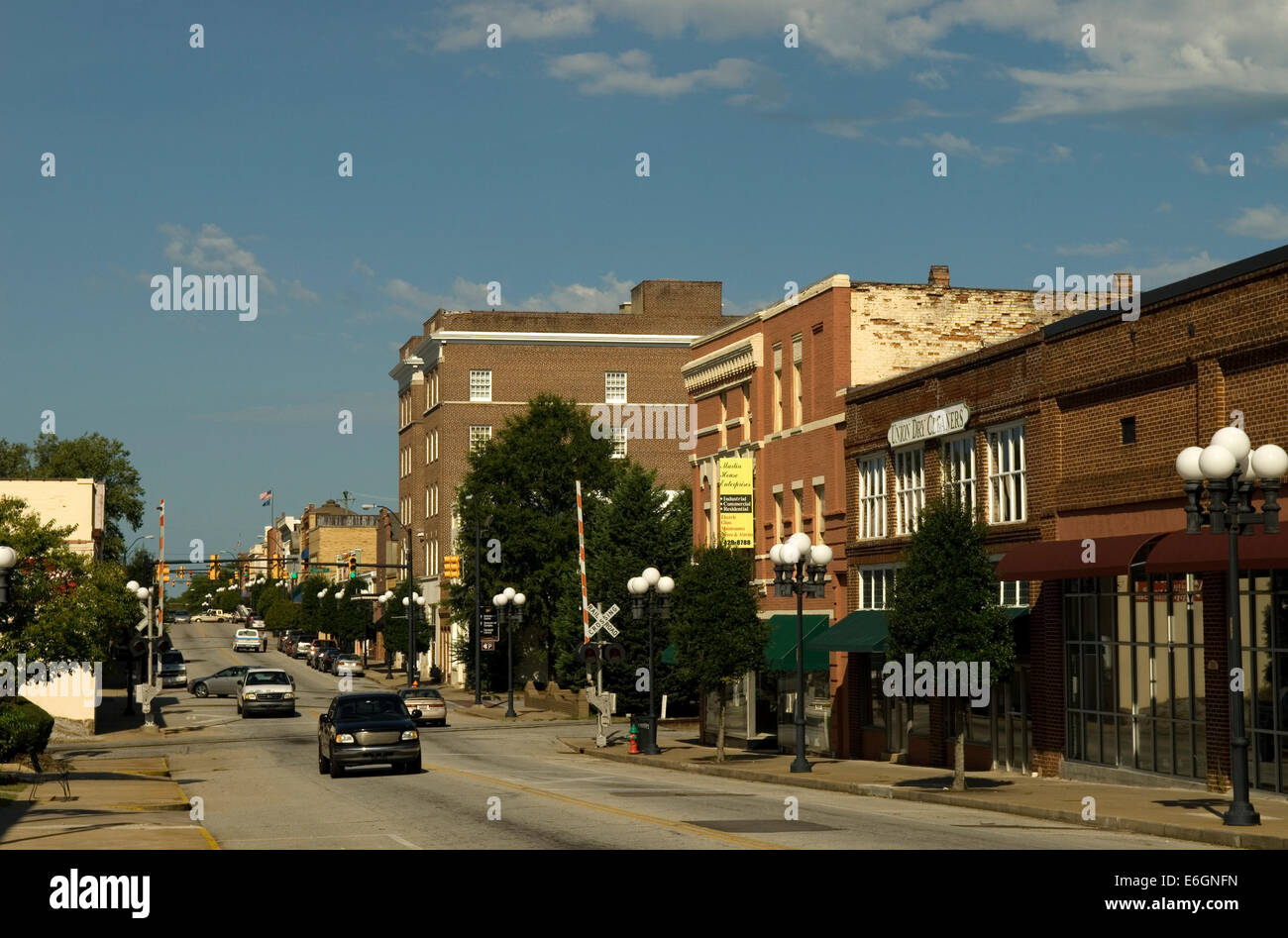 Greenville south carolina downtown main hi-res stock photography and ...