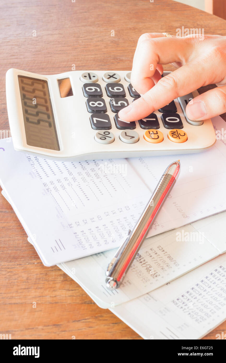 Account balance hi-res stock photography and images - Alamy