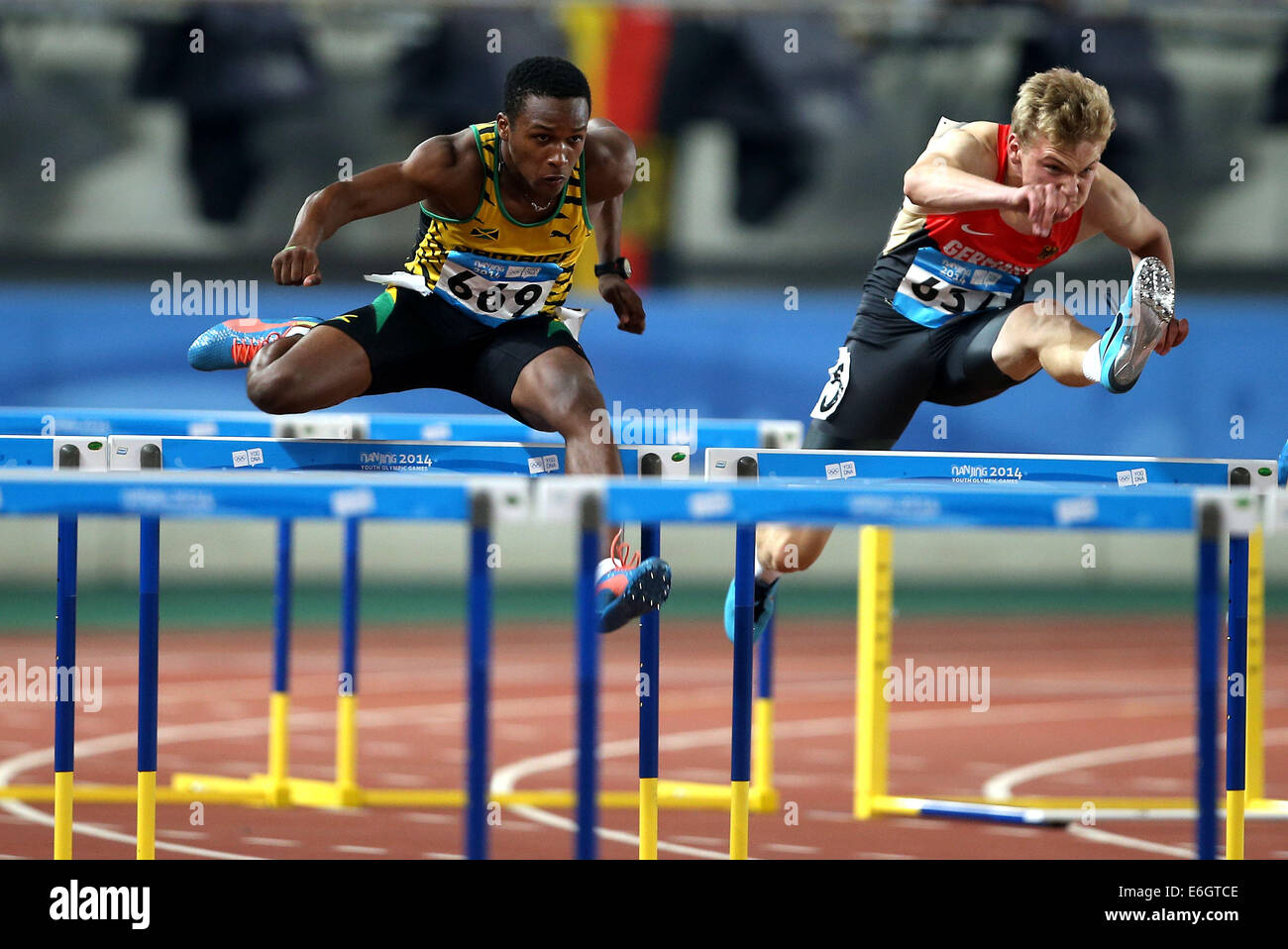 Jaheel hyde hurdles hi-res stock photography and images - Alamy