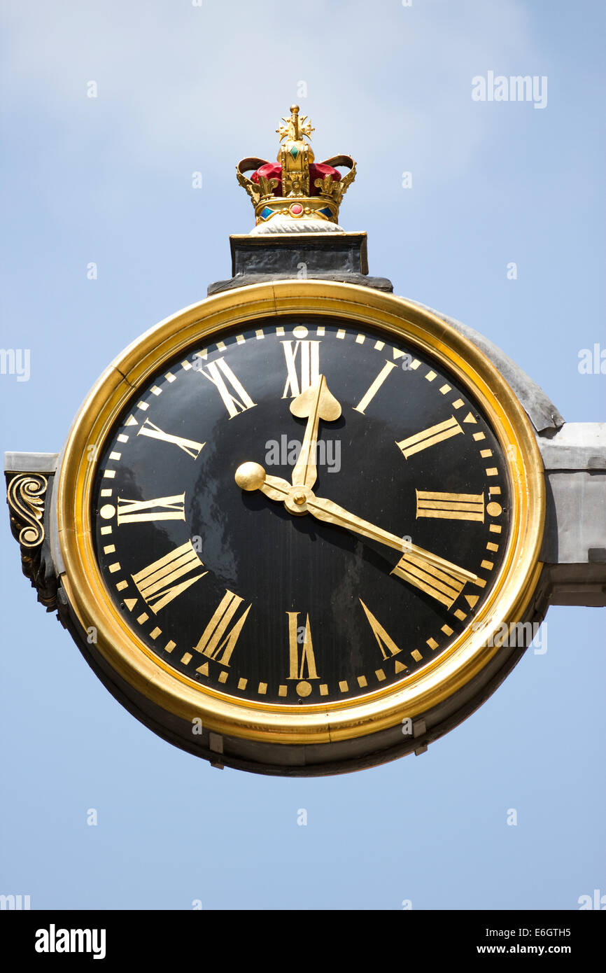 Lombard street london hi-res stock photography and images - Alamy