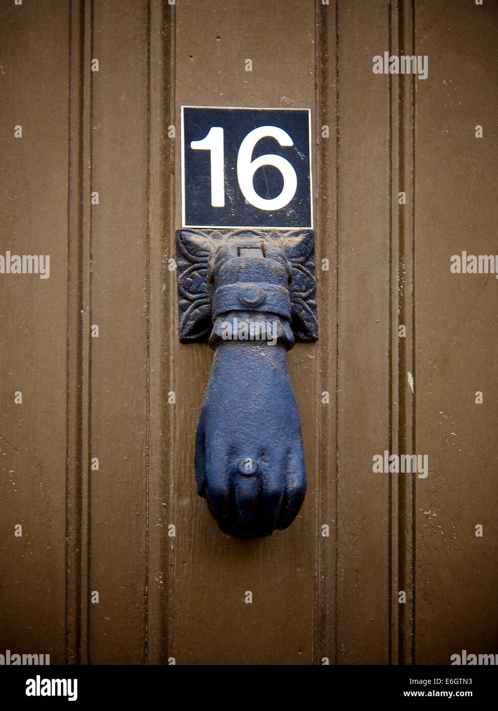 Door knob hand hi-res stock photography and images - Alamy