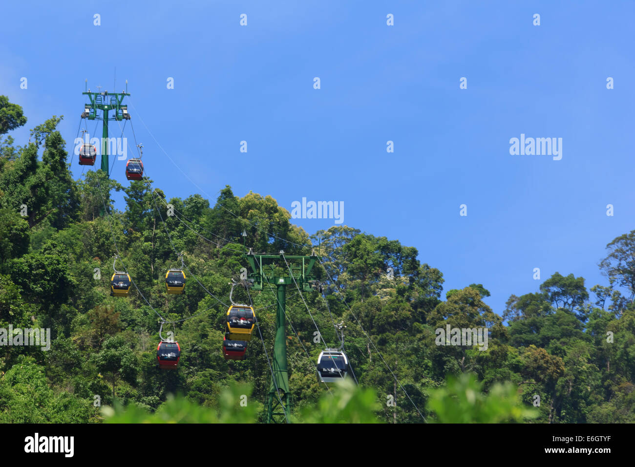 Gondola lift rio de janeiro hi-res stock photography and images - Alamy