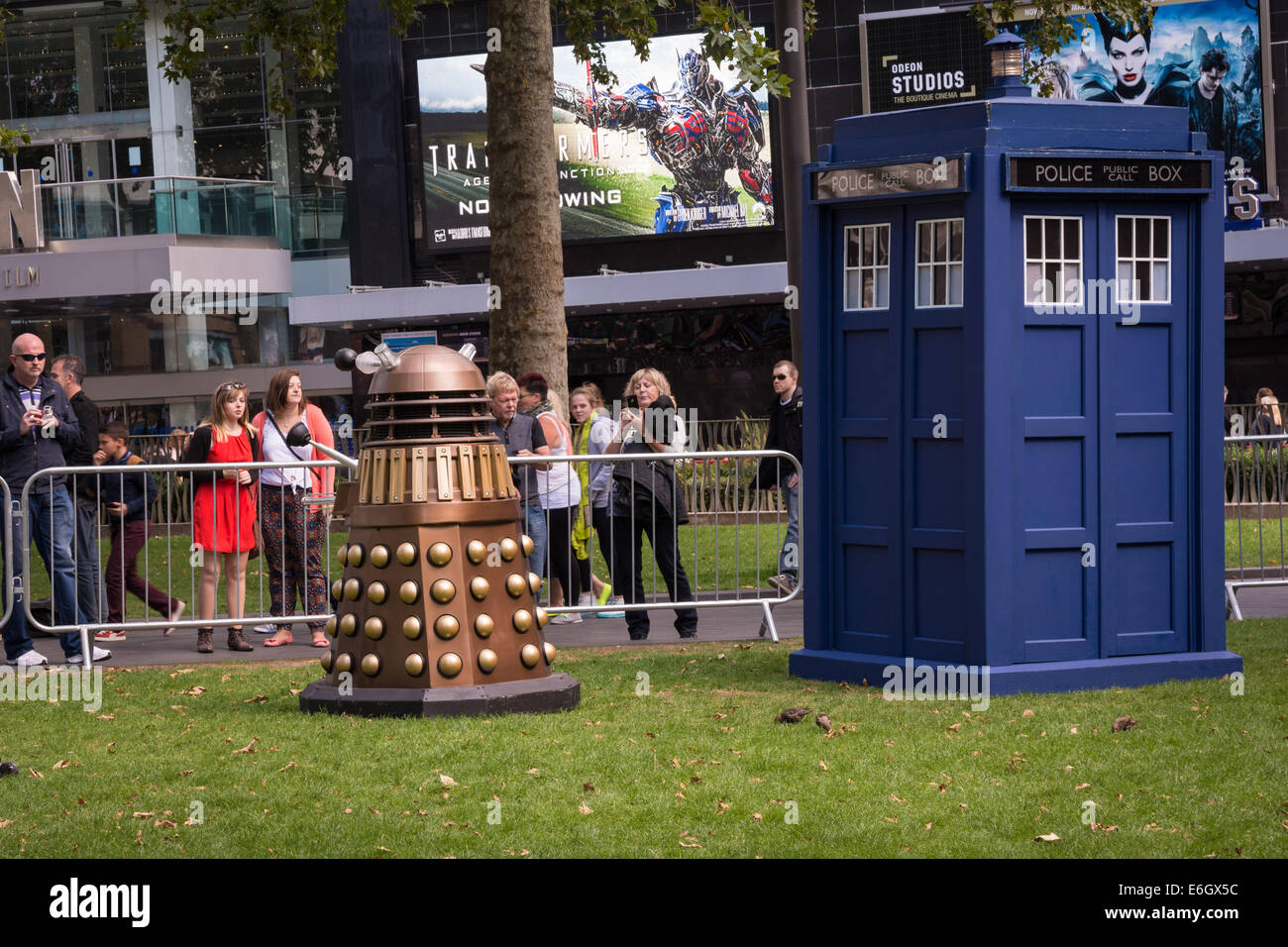 Doctor whos tardis hi-res stock photography and images - Alamy