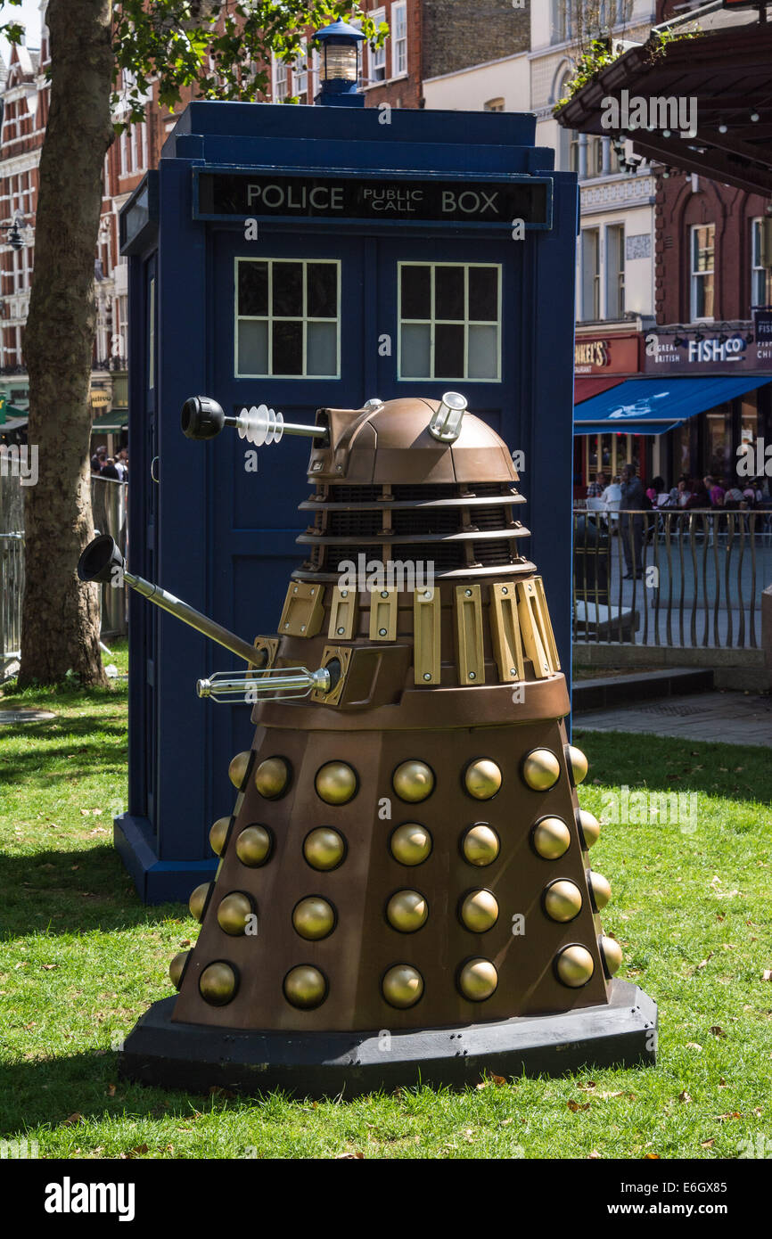 Doctor whos tardis hi-res stock photography and images - Alamy