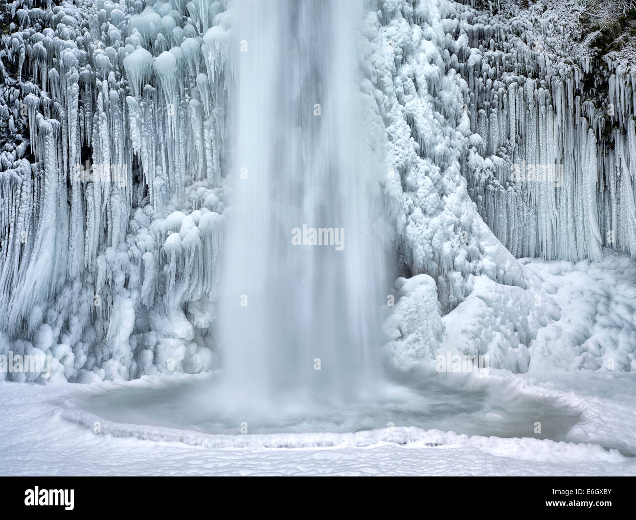 Horsetail falls hi-res stock photography and images - Alamy