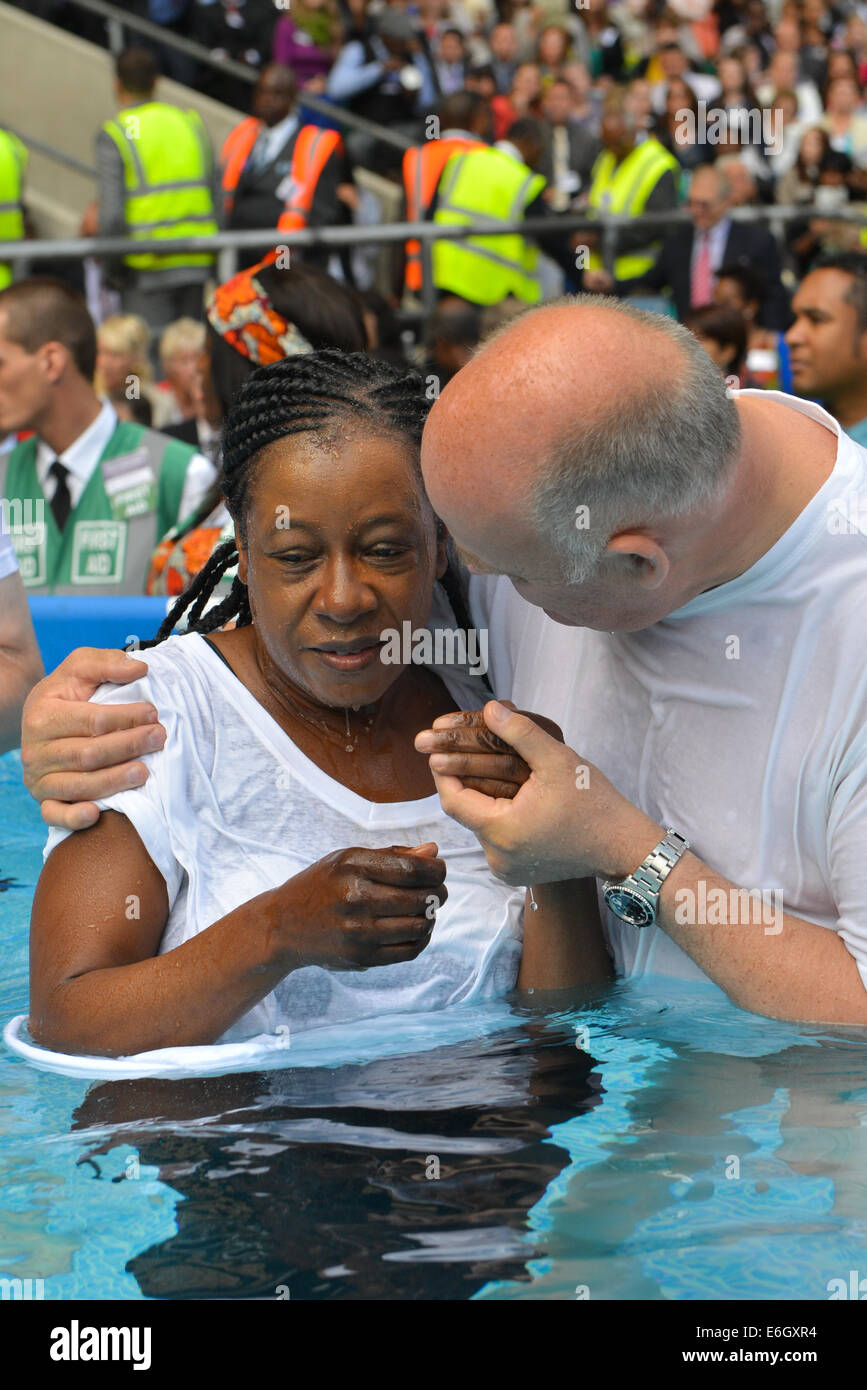 Full immersion baptism uk hi-res stock photography and images - Alamy